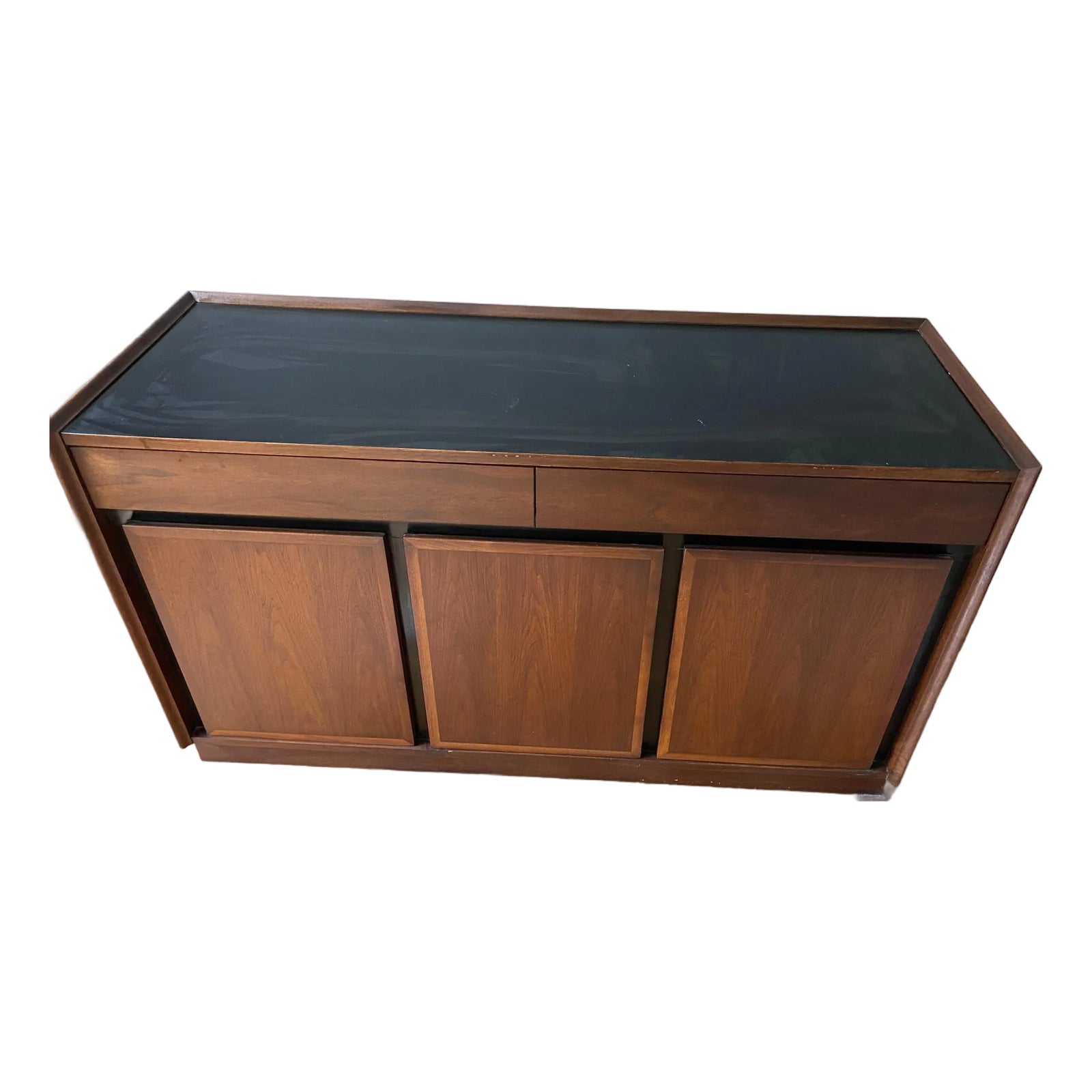 1970s Merton Gershun for Dillingham Mid-Century Modern Walnut Sideboard ...