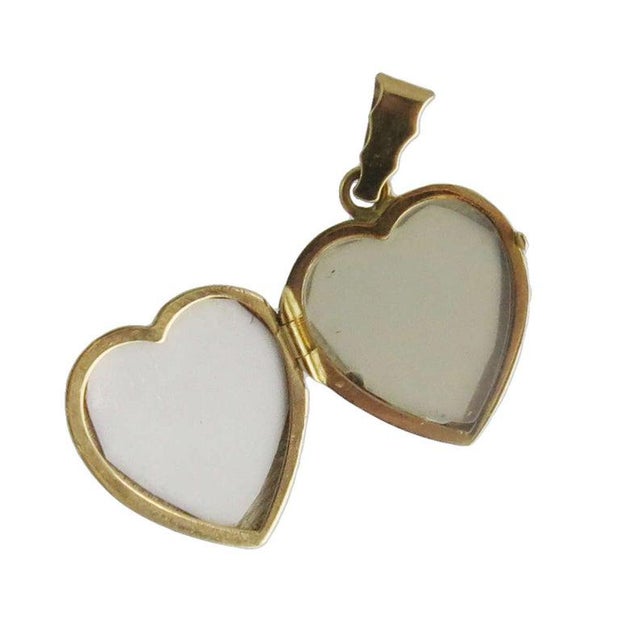 Vintage 18k Gold Engraved Heart Picture Locket | Chairish