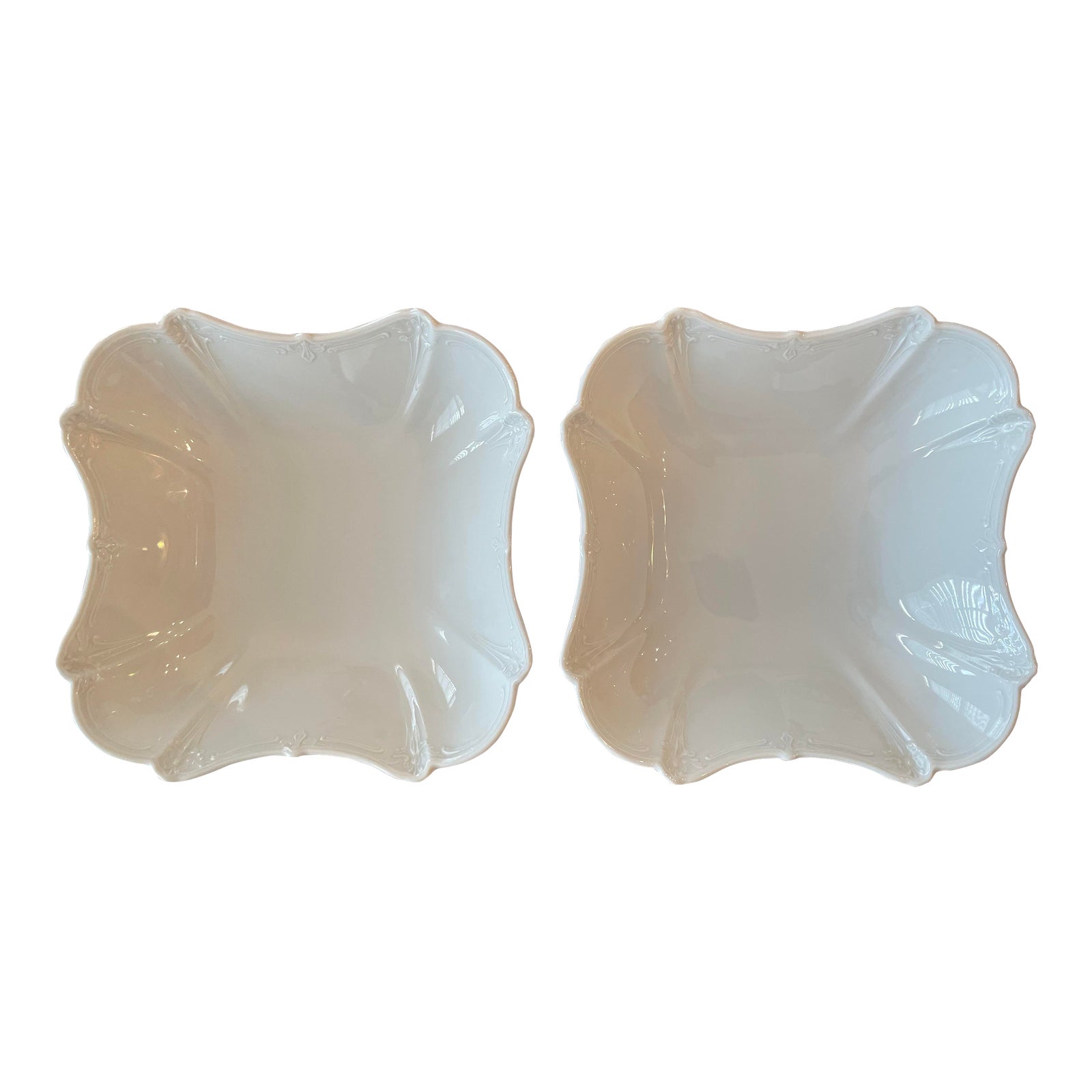 Pair of 1980s Porcelain Serving Bowls From Germany Featuring Delicate ...