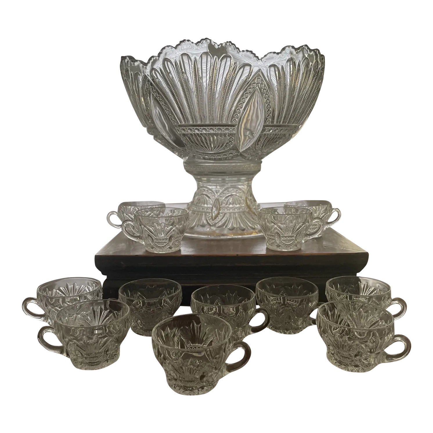 Early 20th Century Heisey Prince of Wales Plume Punch Bowl With ...