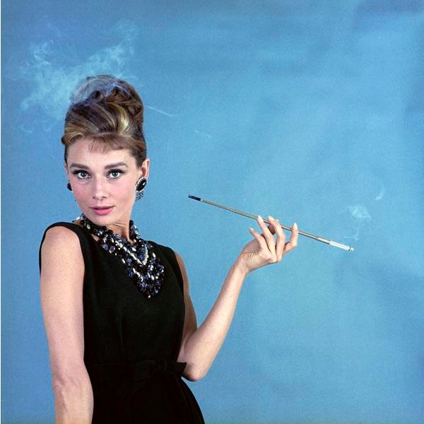 Audrey Hepburn As Holly Golightly In Breakfast At Tiffanys 1961 12x12