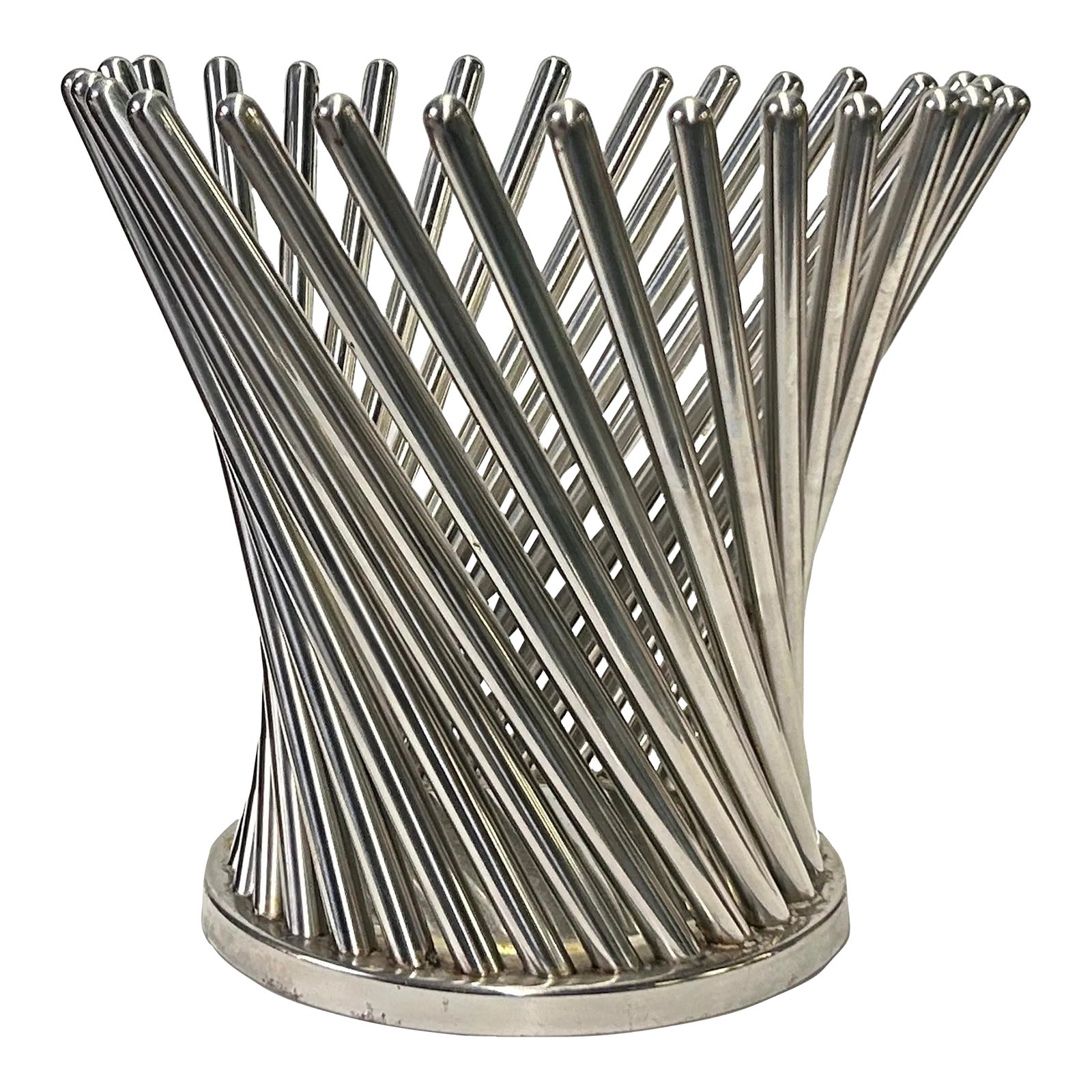 Artistic Stainless Steel Spiral Sticks Fruits Container Stand Riser ...