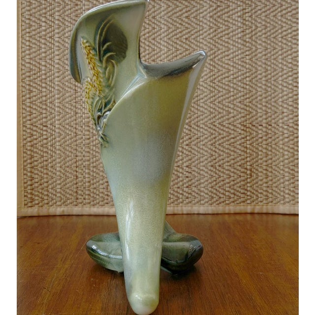 Vintage Hull Art Pottery Parchment & Pine Cornucopia Vase | Chairish