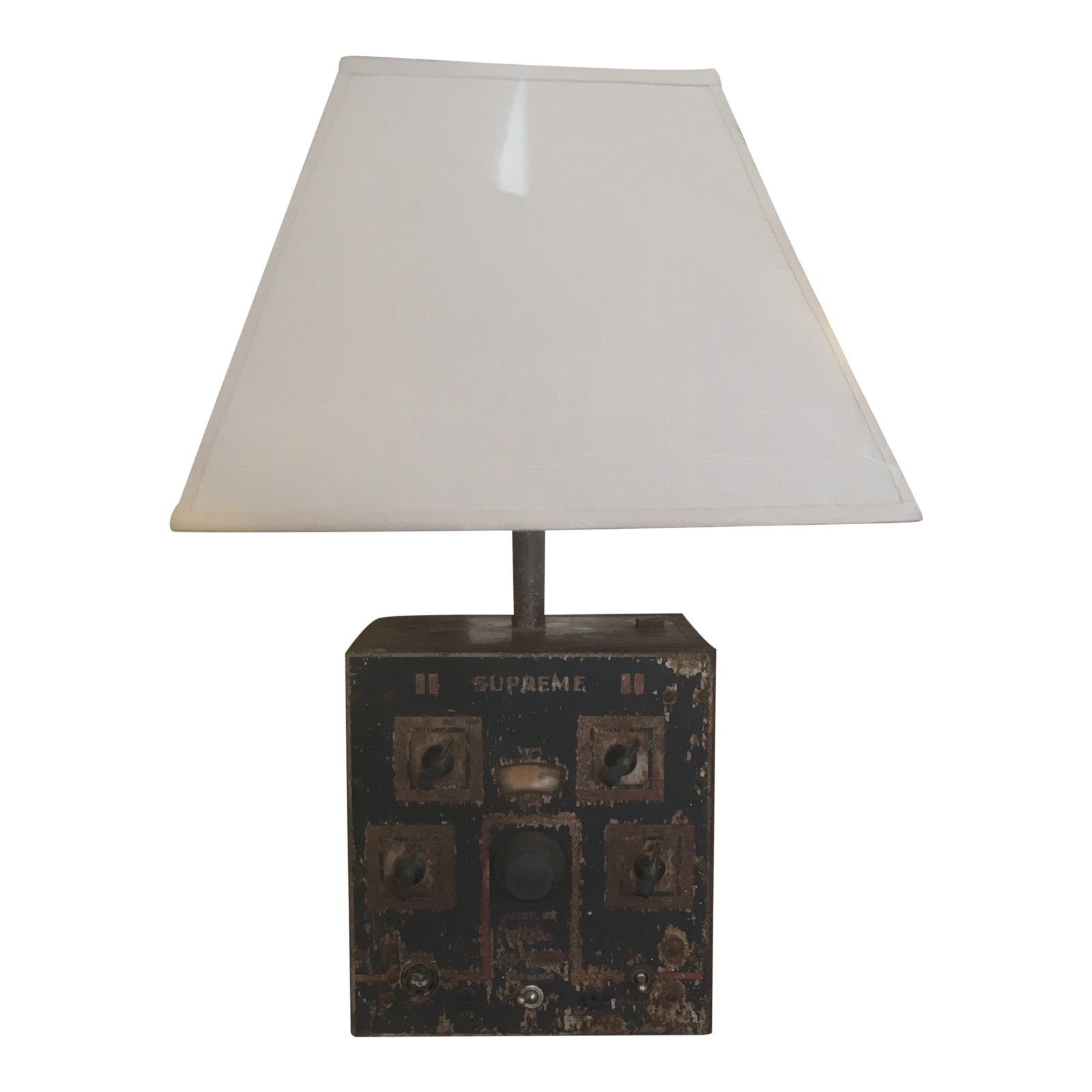 Vintage Transistor Radio Repurposed Into Tabletop/ Desktop Lamp | Chairish