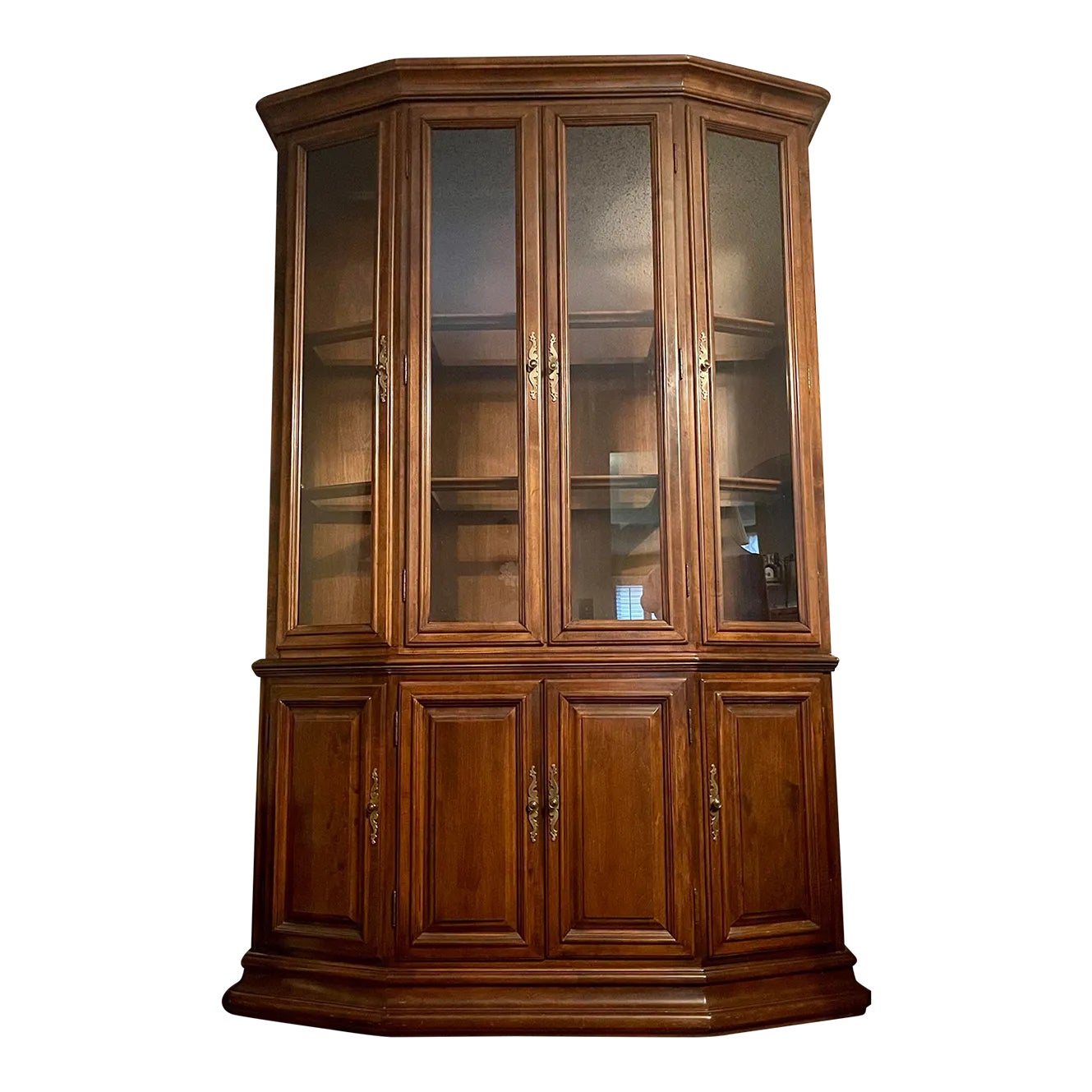 1980s Vintage Ethan Allen Manor China Cabinet