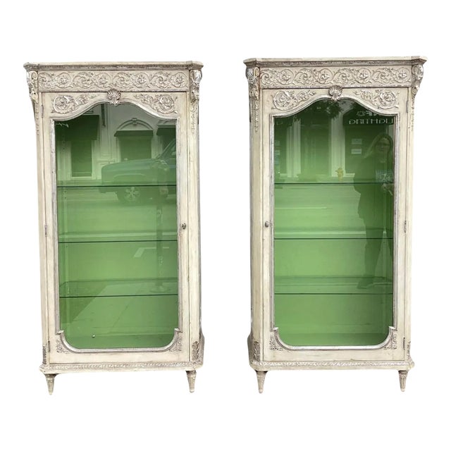 Pair of Hollywood Regency Silver Giltwood & Paint Decorated Display ...