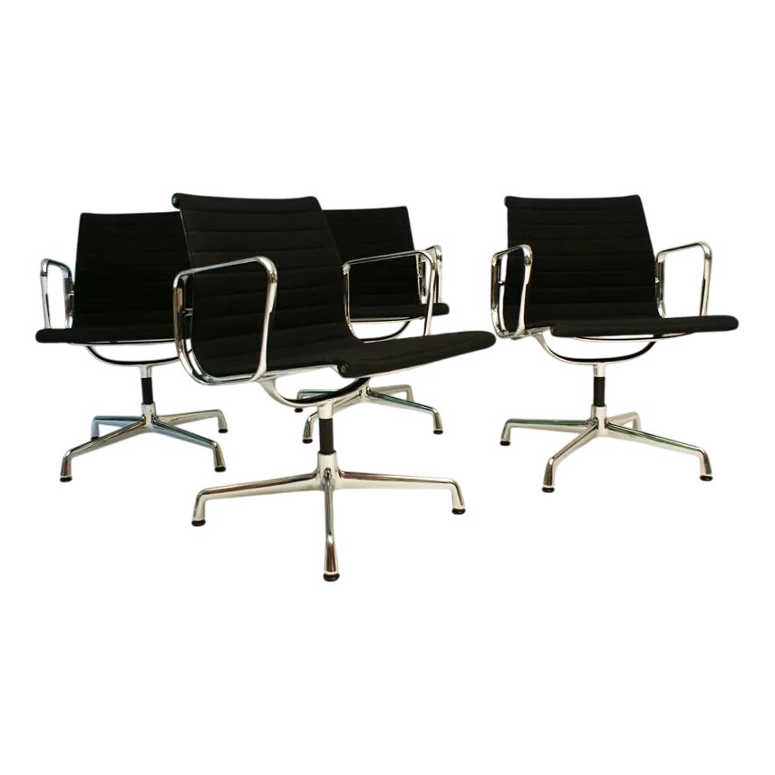 Aluminum Chairs in Hopsak Black by Charles and Ray Eames for Vitra, Set ...