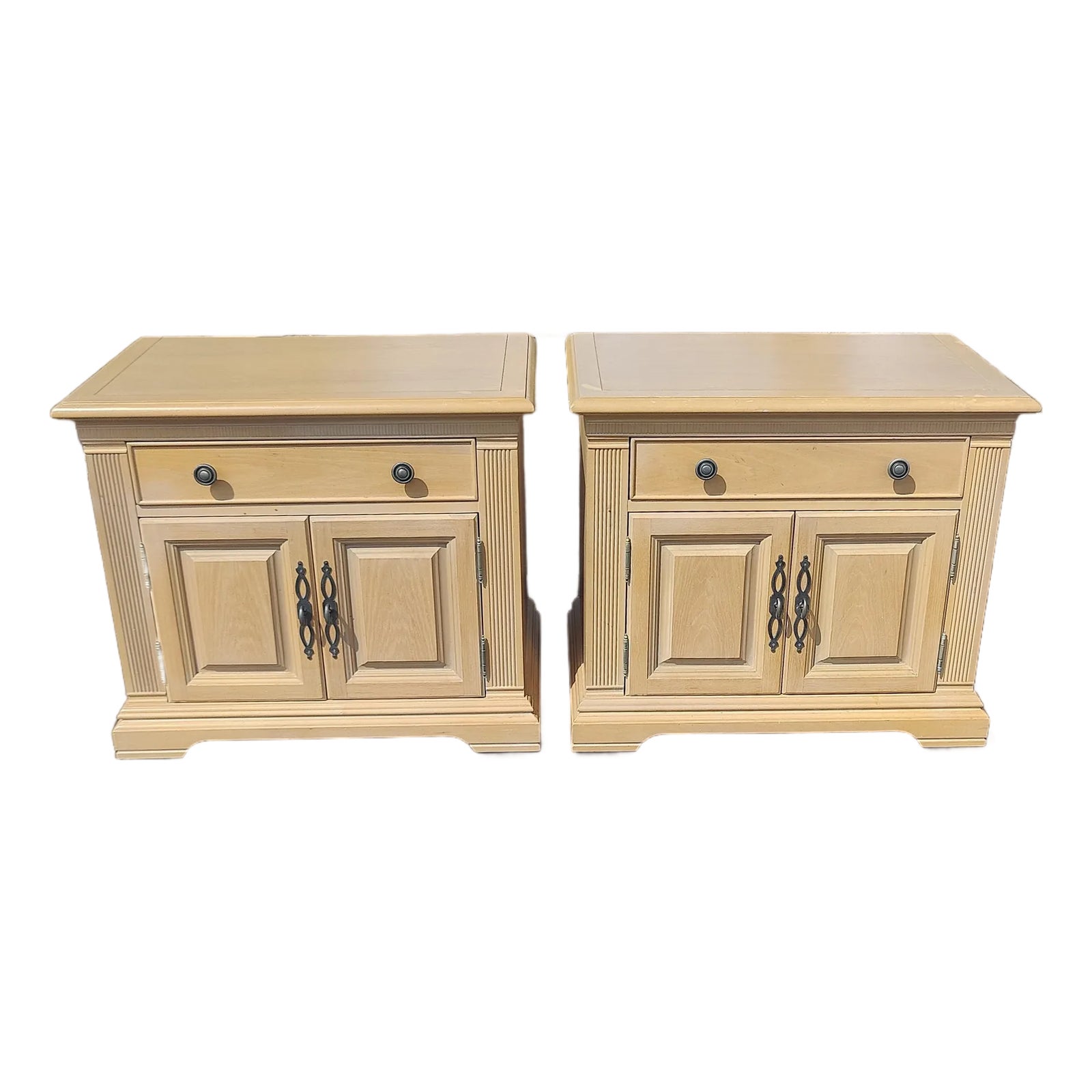 Bernhardt Vintage Neoclassical Style Pair of Nightstands | Chairish