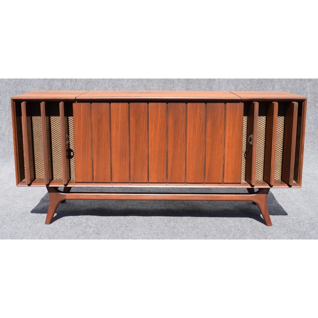 Vintage Zenith Mid-Century Modern Stereo Console | Chairish