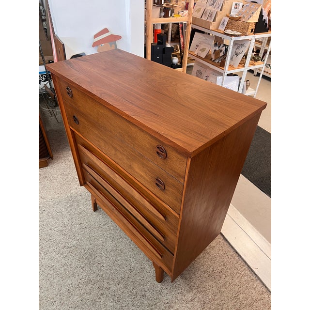 1970s Vintage Mid Century Modern Walnut 4 Drawer Dresser Dovetailed ...