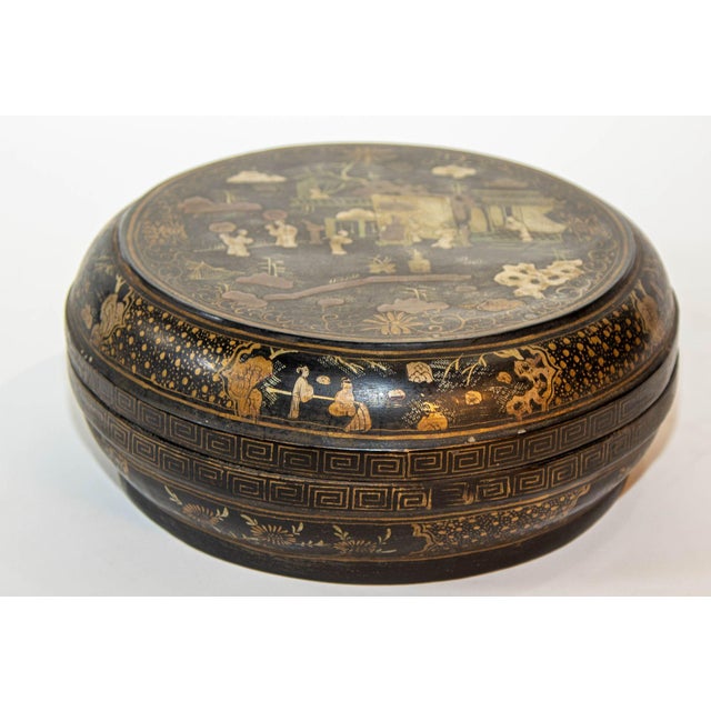 Chinese Export Round Box Black Lacquered Gilt Painted Covered Box 1950s ...