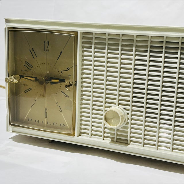 Vintage Mid Century Philco Clock Radio - Works | Chairish