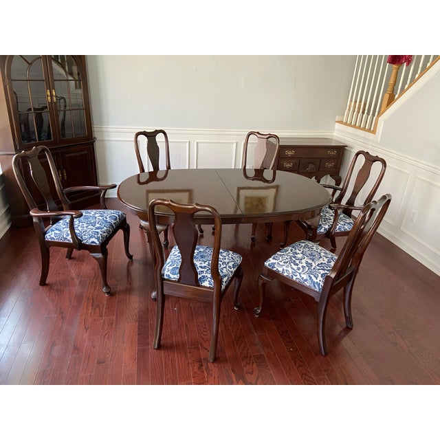 1980s Ethan Allen Georgian Dining Table and Chairs - Set of 11 | Chairish