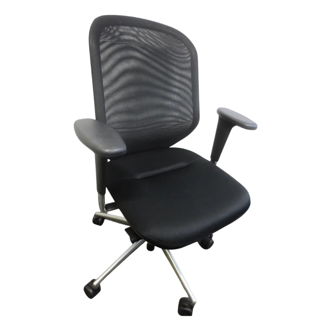 Vitra Medapal Ergonomic Office Chair in Black | Chairish