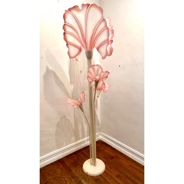 Vintage 1990s Harris Industries Acrylic Hibiscus Floral Floral Lamp ...