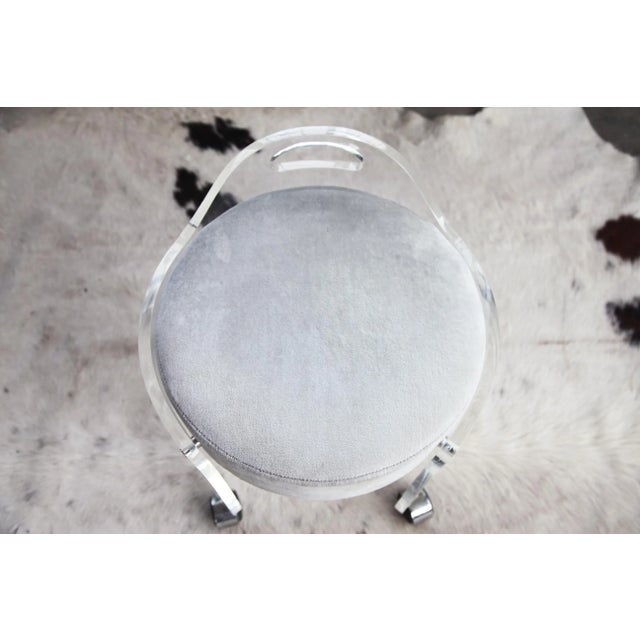 1980s Postmodern Lucite and Light Grey Velour Vanity Stool on Casters by Hill Manufacturing Ny ...