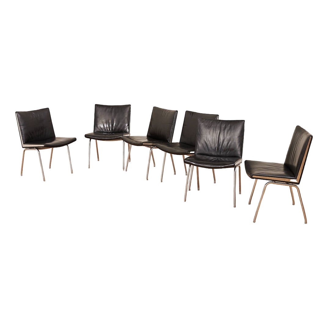 AP-40 Airport Chairs in Steel Tube and Black Leather by Hans J. Wegner ...