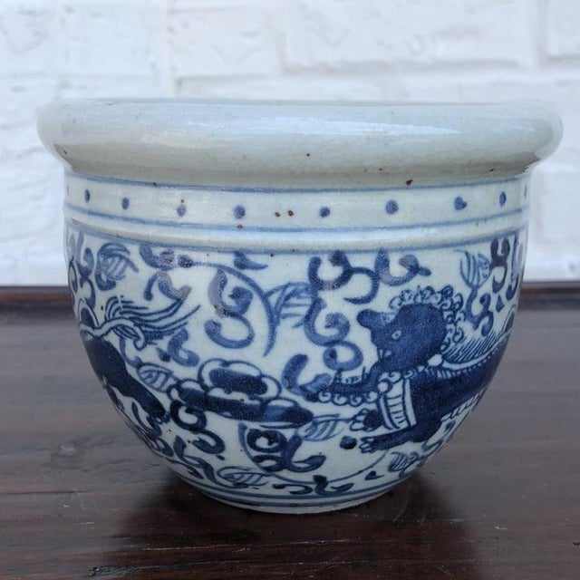 Chinoiserie Porcelain Cachepot With Foodog Motif | Chairish