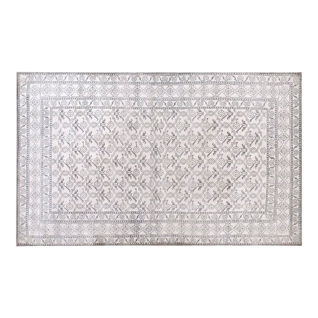 1920s Traditional Gray and White Wool Rug - 4'x6'7" | Chairish