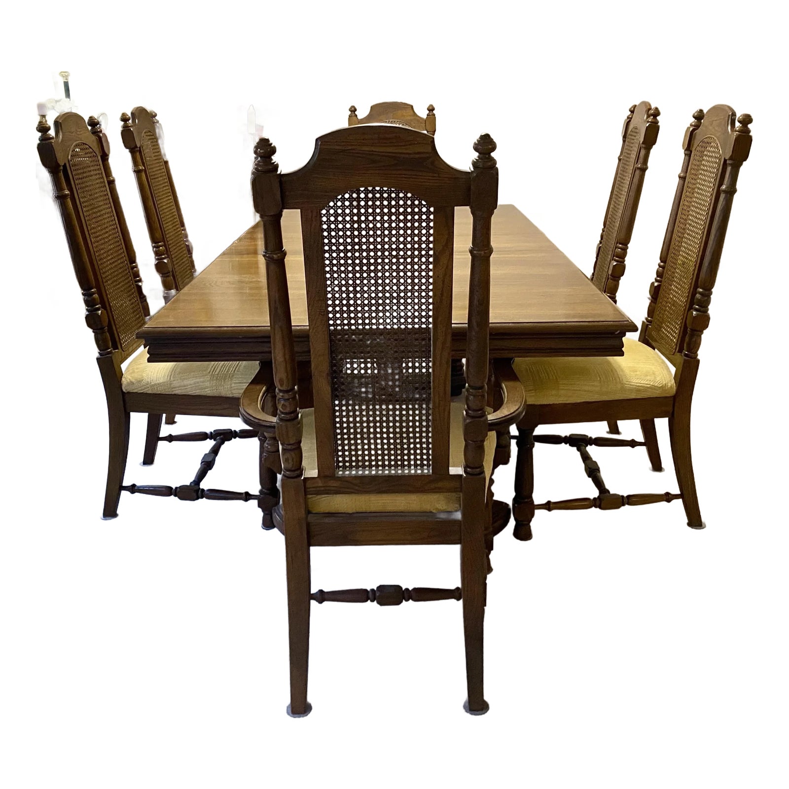 broyhill dining room table set