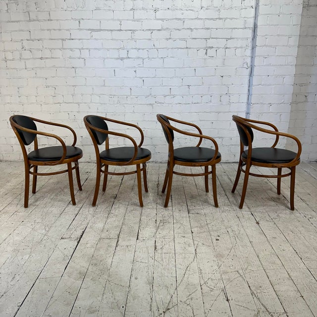 B9 chair store