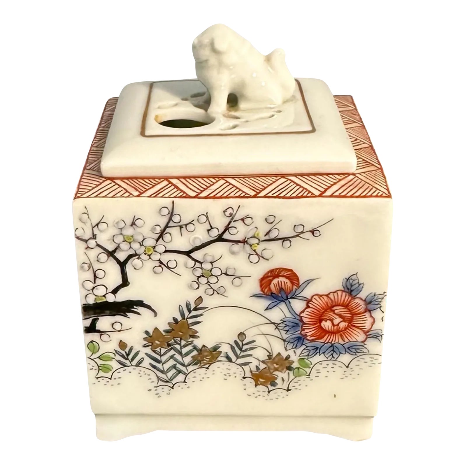 19th Century Japanese Kakiemon Porcelain Inkwell With Foo Dog Finial ...