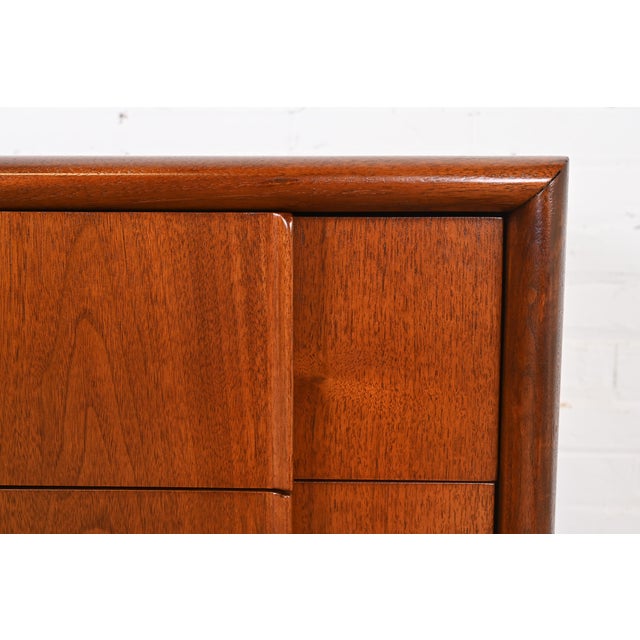 Barney Flagg for Drexel Parallel Mid-Century Modern Sculpted Walnut ...