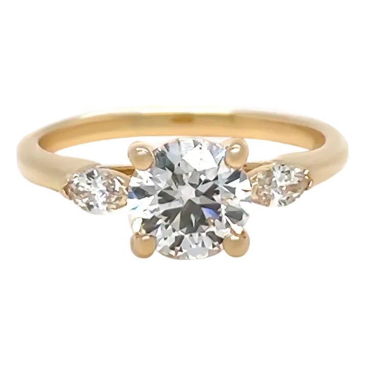 James Allen 14ct Yellow Gold Three-Stone Lab Diamond Ring 0.95ct 2.36g ...