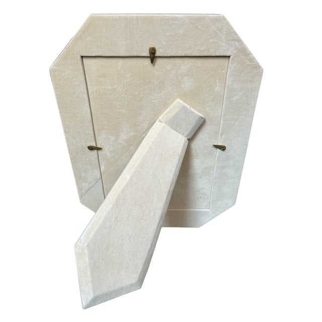 Creamy Beige Octagonal Marble Picture Frame With Cream Velvet Lining ...