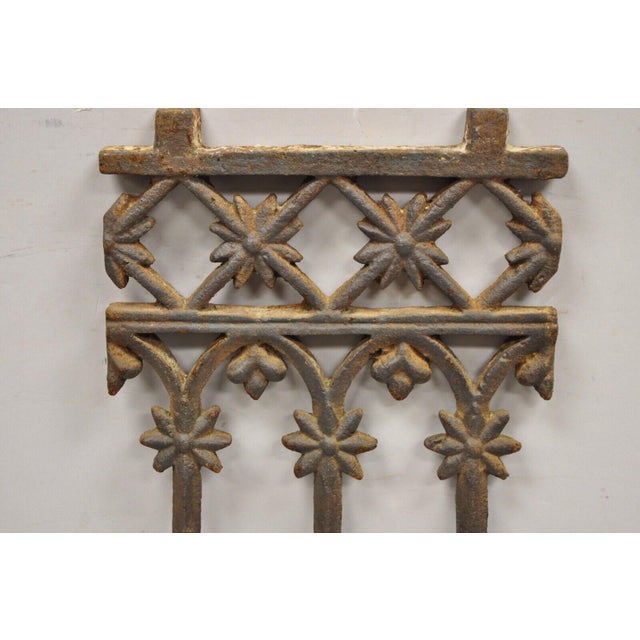 Antique Cast Iron Victorian Greek Key Sun Face Garden Fence Gate Decor ...