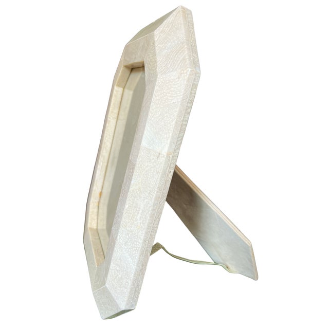 Creamy Beige Octagonal Marble Picture Frame With Cream Velvet Lining ...