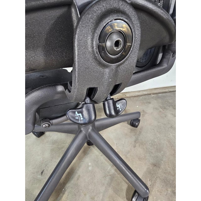 Herman Miller Aeron SIze B | Chairish