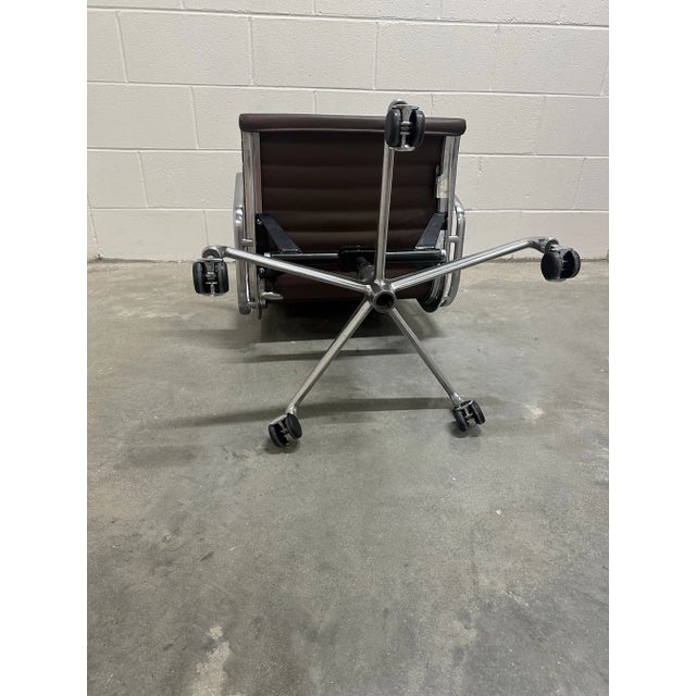 Herman Miller Eames Executive Aluminum Group Chair | Chairish