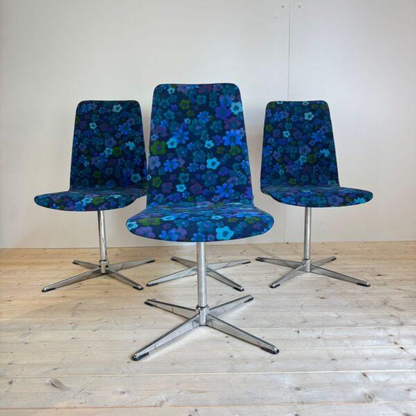 Danish Swivel Dining Chairs in Flower Power Fabric, 1960s, Set of 4 ...