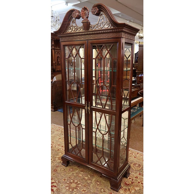 1990s Bernhardt Chippendale Style Mahogany Beveled Glass China Curio ...