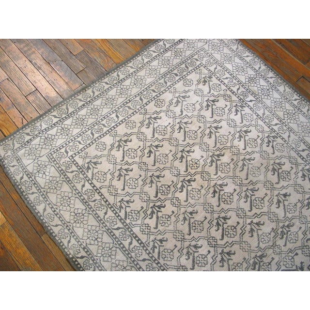 1920s Traditional Gray and White Wool Rug - 4'x6'7" | Chairish