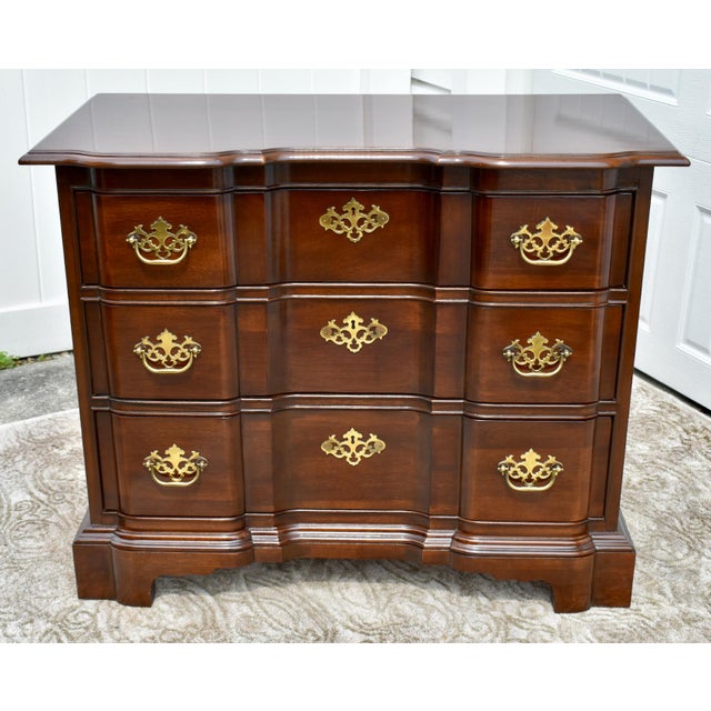 Vintage Drexel Traditional Style Mahogany Block Front Bachelor's Chest ...