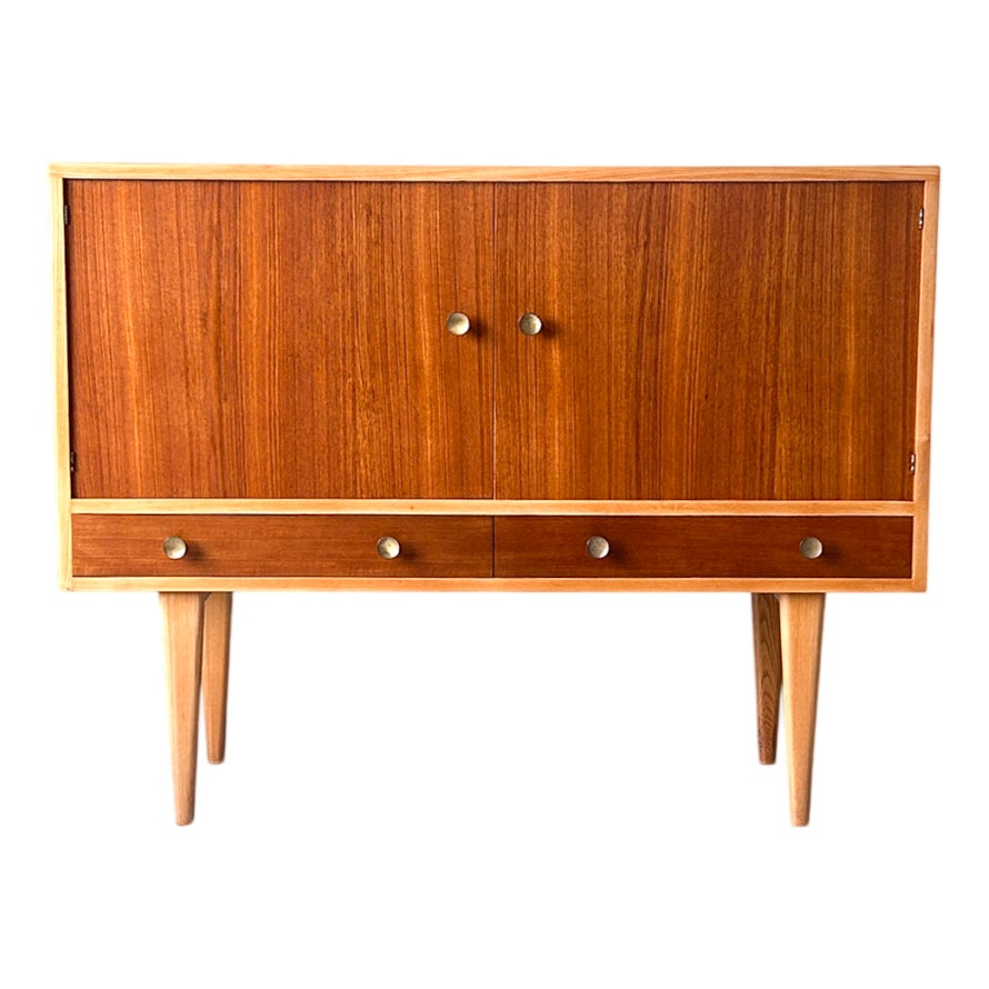 R414 Sideboard by Gordon Russell for W.H. Curly Russell, 1950s | Chairish