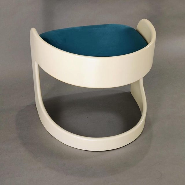 Space Age White Dressing Table and Chair, 1960s, Set of 2 | Chairish