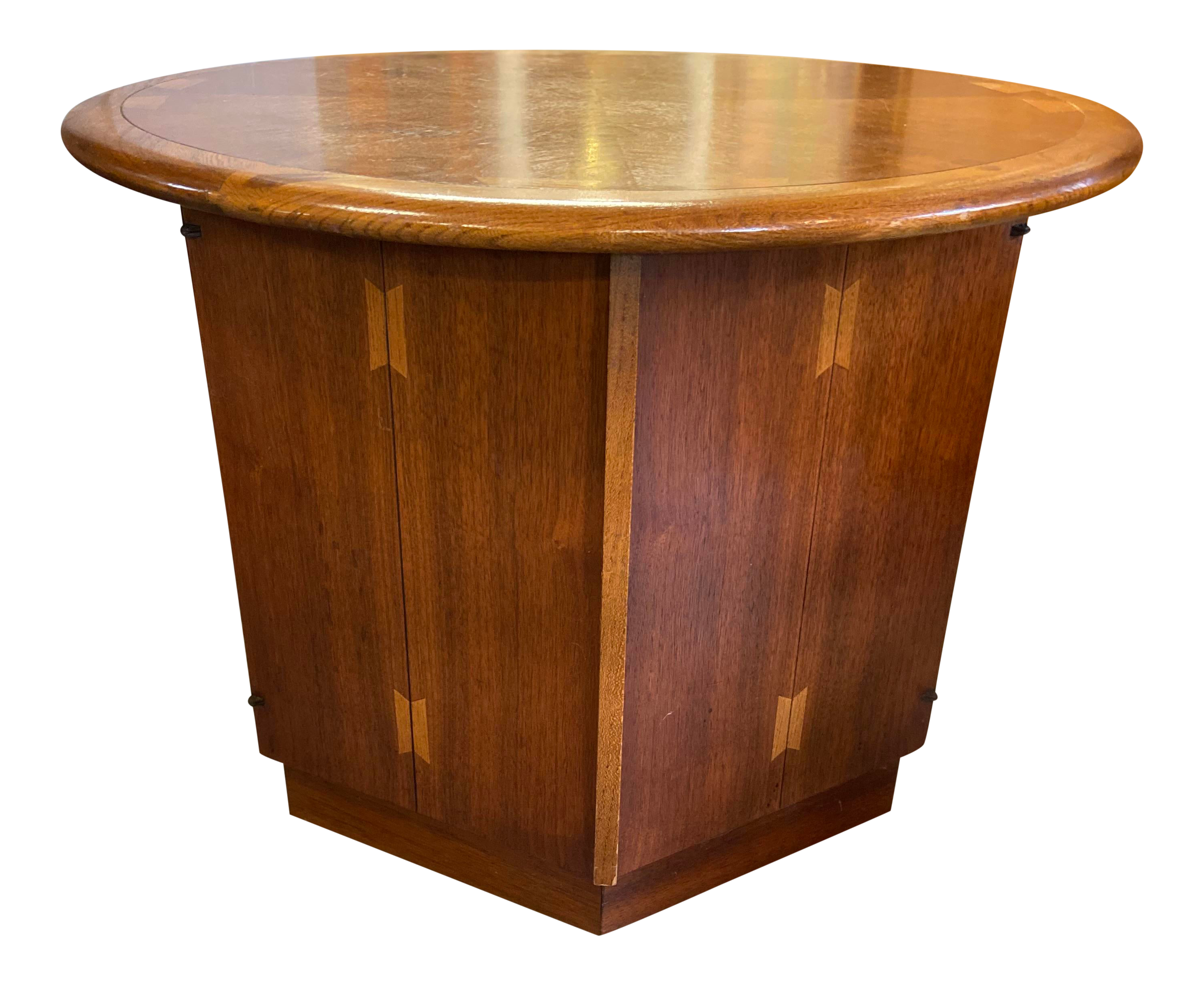 Lane Acclaim Round End Table With Hexagon Storage Base and Classic Dovetail Tabletop Detail Chairish