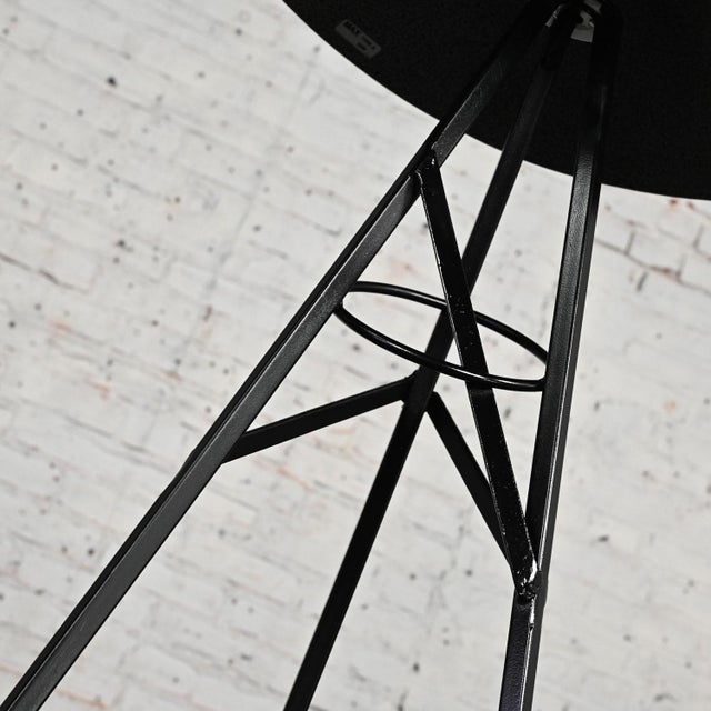 Late 20th Century Modern to Postmodern Metal Tri Leg Table Lamps With ...