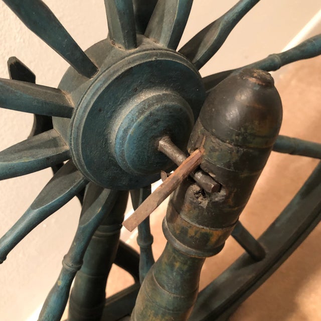 1900s Early American Spinning Wheel With Original Blue Paint | Chairish