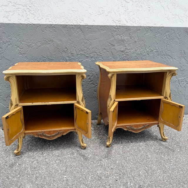 Vintage French Provincial Style Burl Wood Bombe Nightstands - A Pair ...