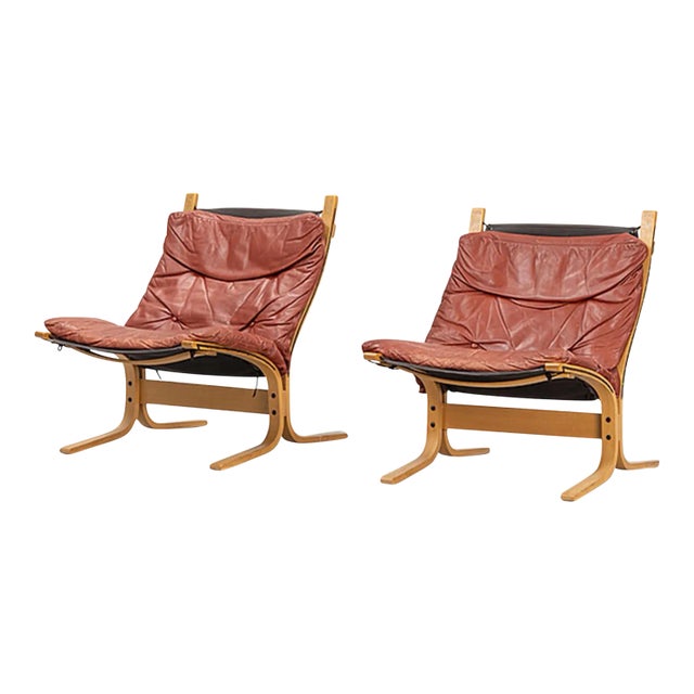 Mid 20th Century Pair of Low Back "Siesta" Lounge Chairs in Rust Toned ...