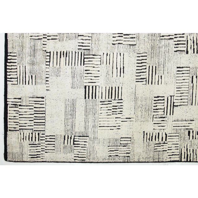 Black and White Contemporary Wool & Silk Rug With Abstract Design ...