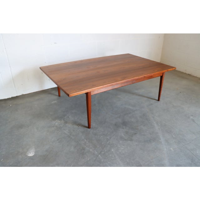 Mid Century Rosewood Coffee Table | Chairish