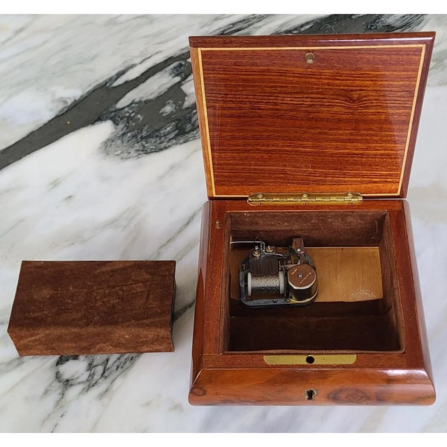 Vintage Sorrento Italian Marquetry Inlay Music Box - Torna a Surriento ...