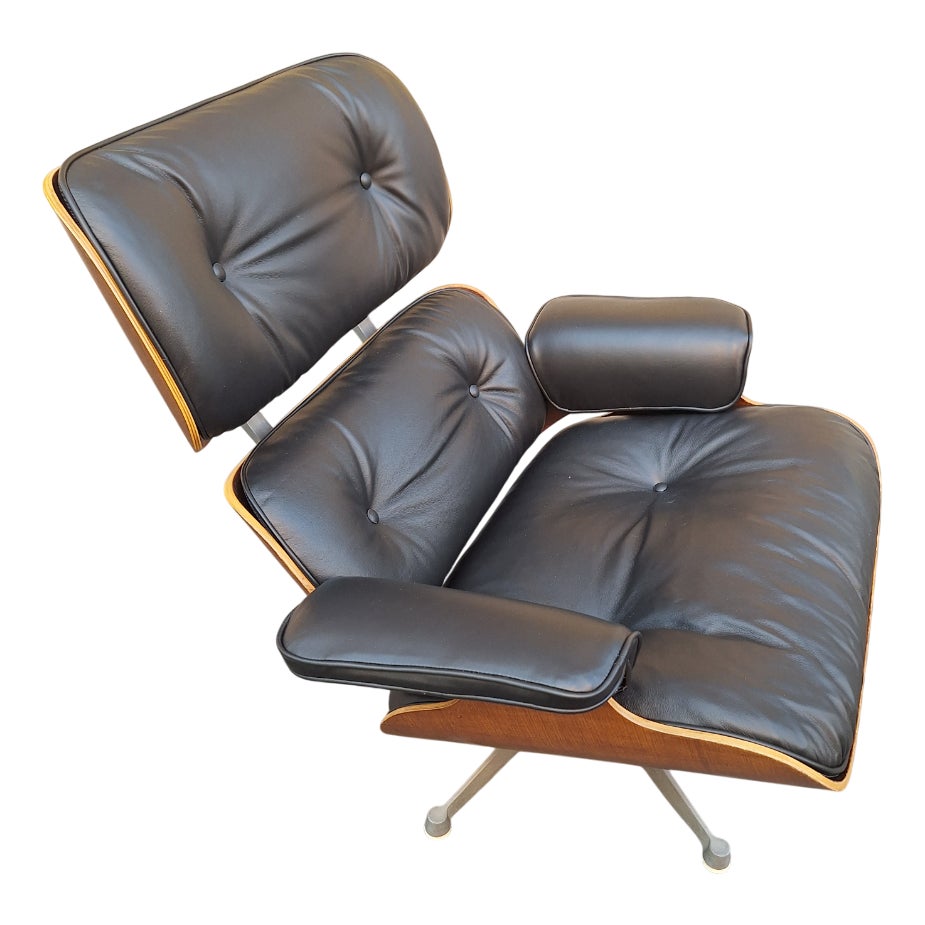 Lounge Chair in Black Leather by Charles & Ray Eames for ICF De Padova ...