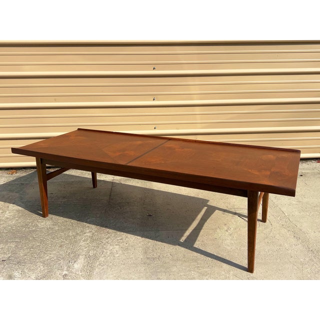 Mid-Century Modern walnut rectangular coffee table | Chairish