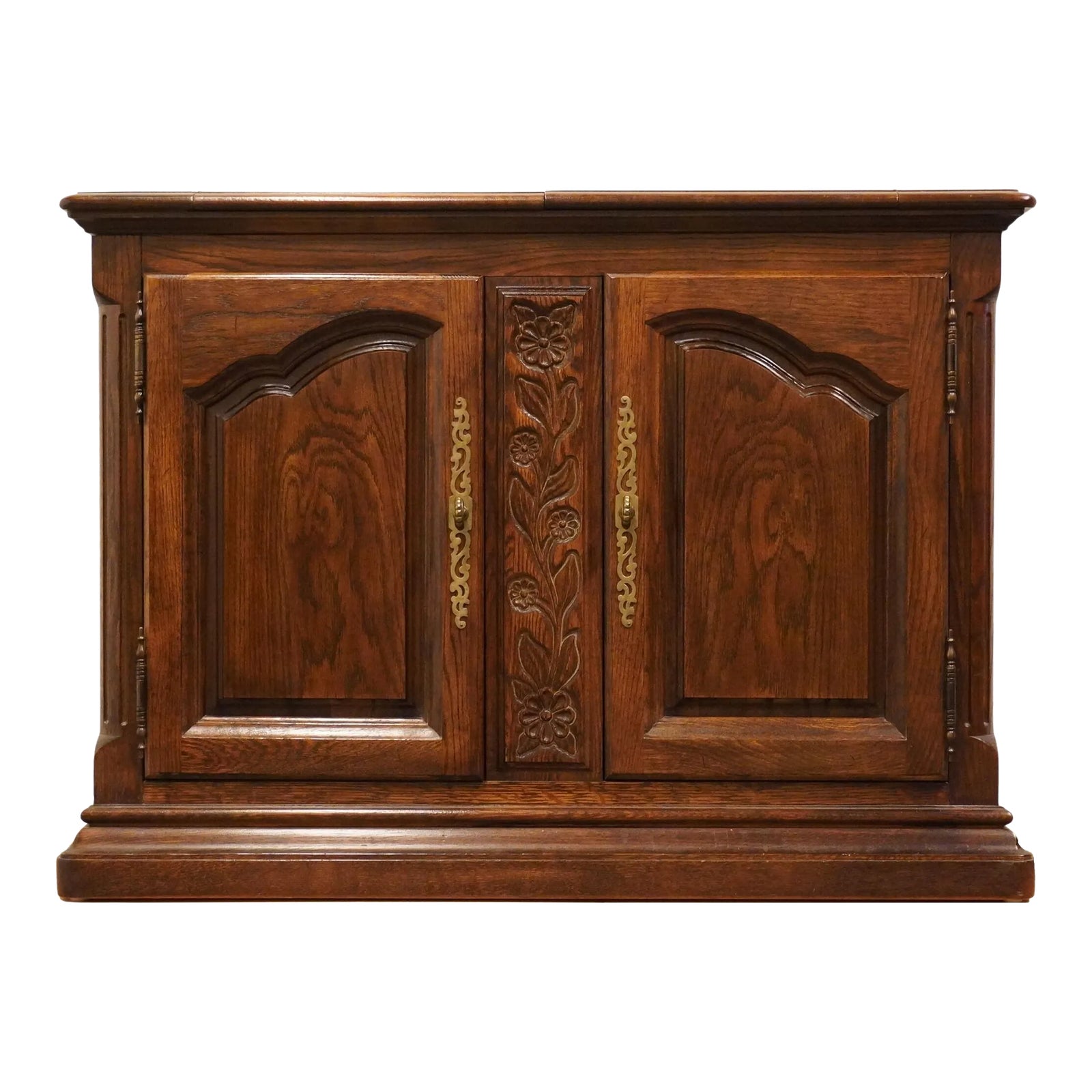 Hickory Manufacturing Co. Solid Walnut Country French 43" Flip-Top ...